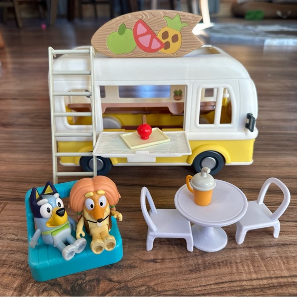 bluey | Toys | Bluey Juice Truck With Accessories Camper Food Table ...